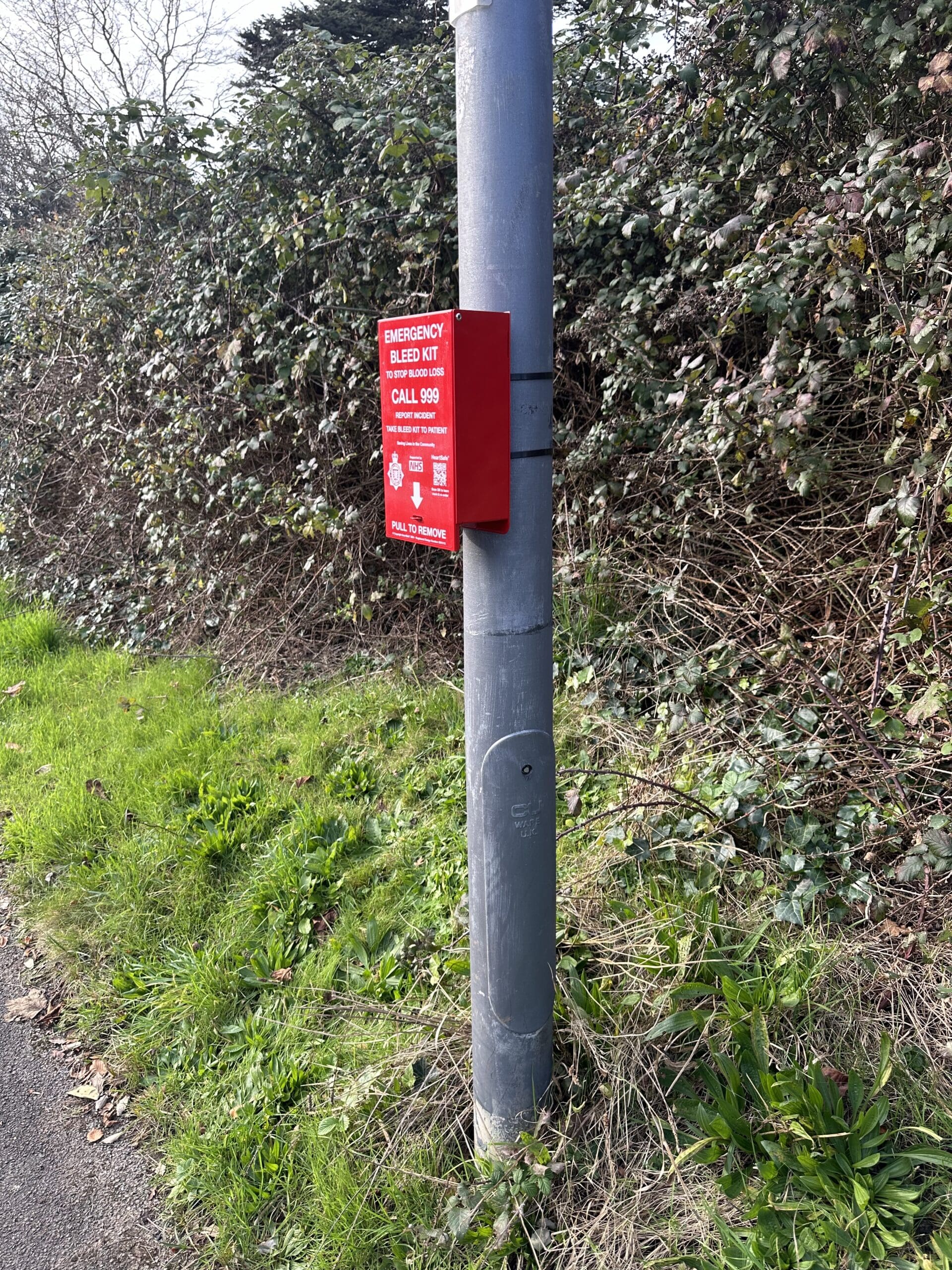 Pole/Railings Attachment Kit For The Model 2 Dispenser | HeartSafe® AED ...